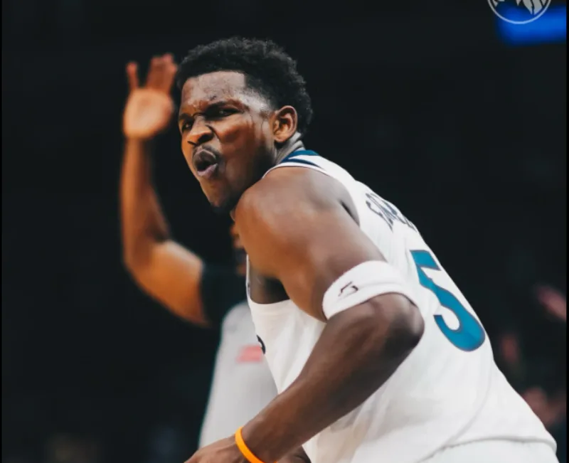 Fantastični bek treći najmlađi igrač sa 10.000 poena u NBA karijeri ...